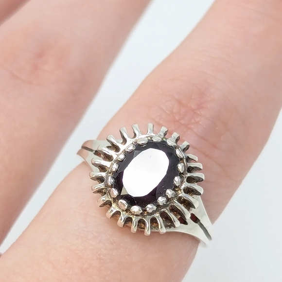 Avon | Jewelry | Vintage Sterling Silver 925 Oval Garnet Gemstone Ring ...